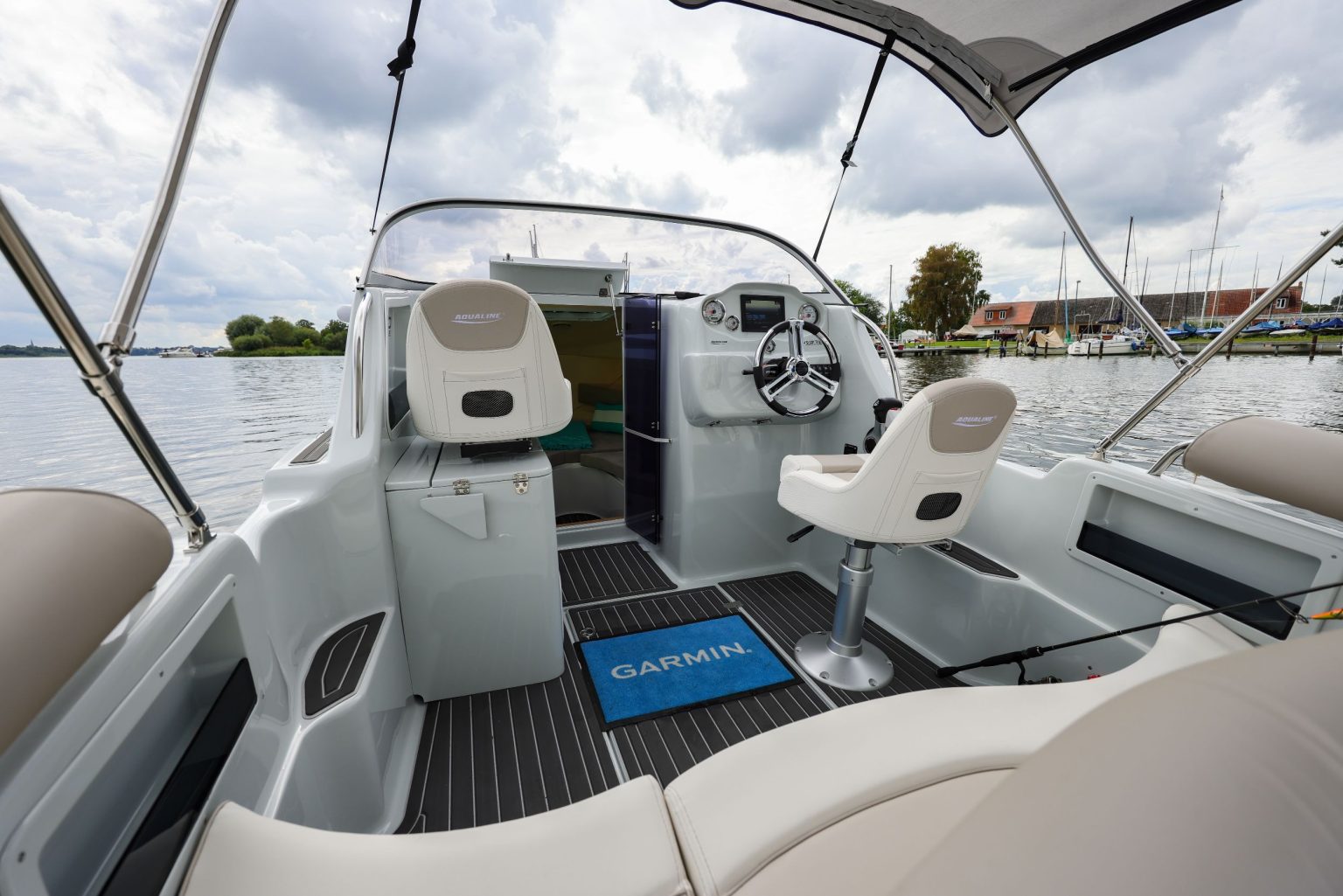 550 Hybrid - Aqualine Boote - Trailerbare Sportboote